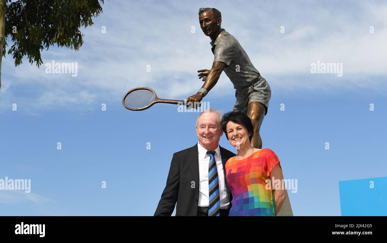 Australian tennis legend Rod Laver unveils a larger-than-life statue of ...