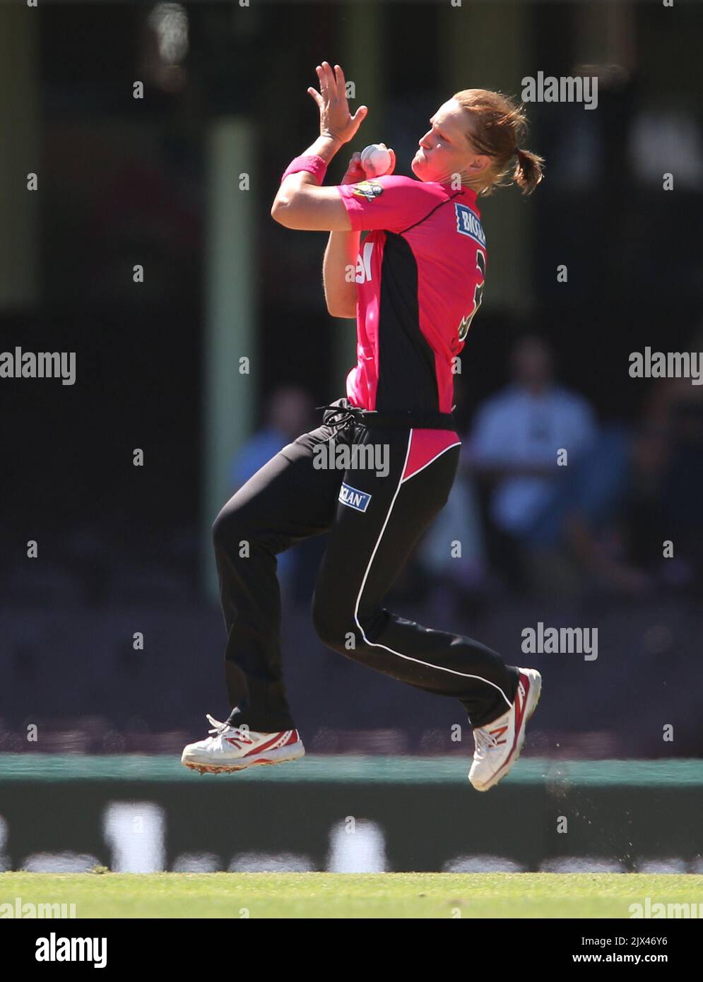 Sarah Aley of the Sixers bowls during the WBBL T20 match between the ...