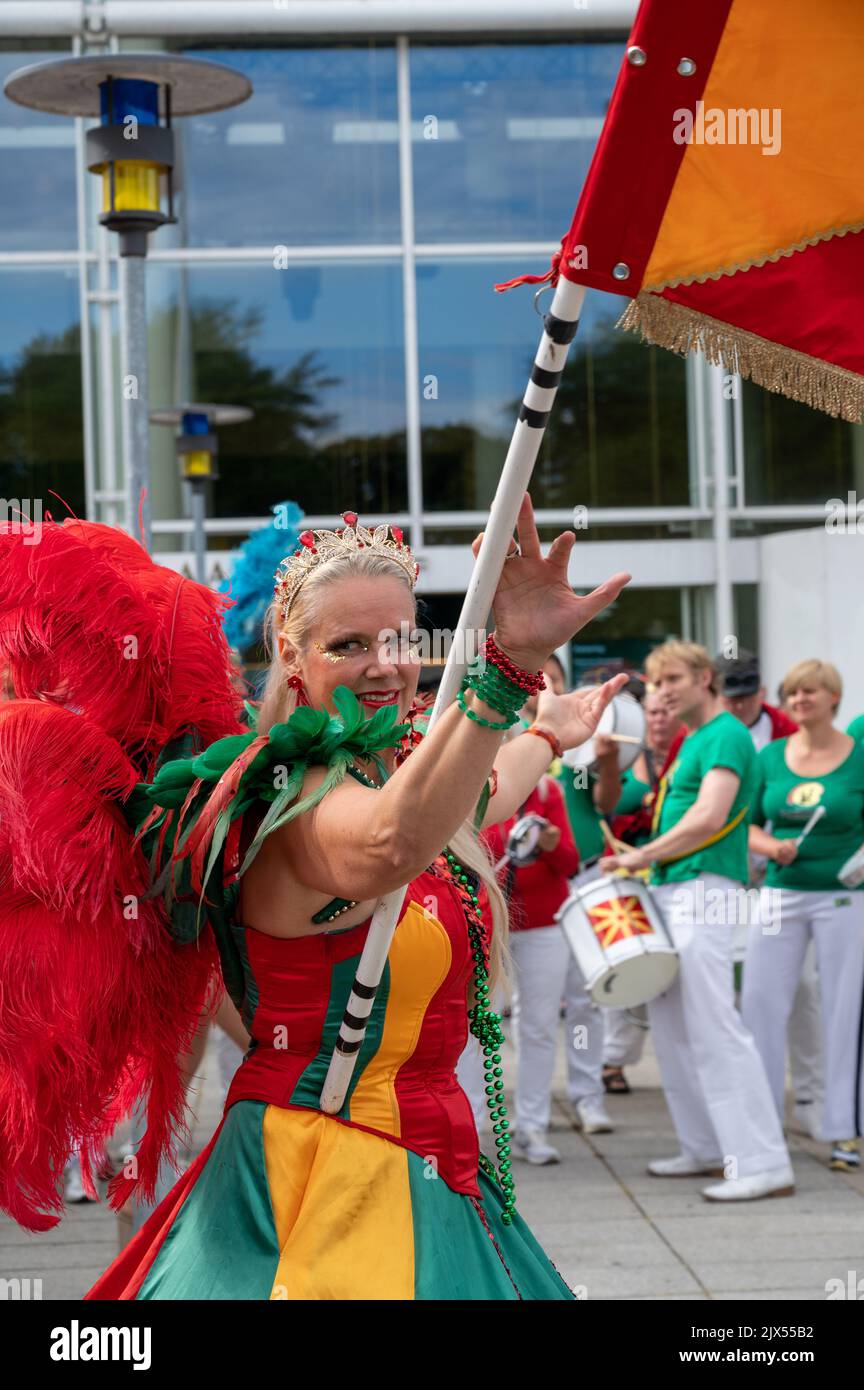 Samba dancers brazilian flag hi-res stock photography and images - Alamy