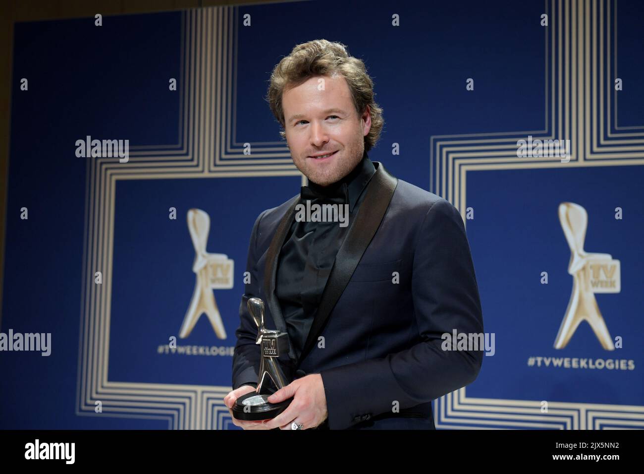 Henry Nixon with the Silver Logie, Most Outstanding Actor for Fergus ...