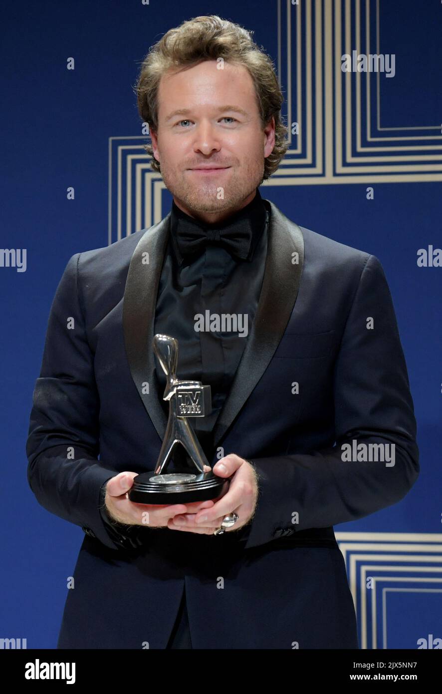 Henry Nixon with the Silver Logie, Most Outstanding Actor for Fergus ...