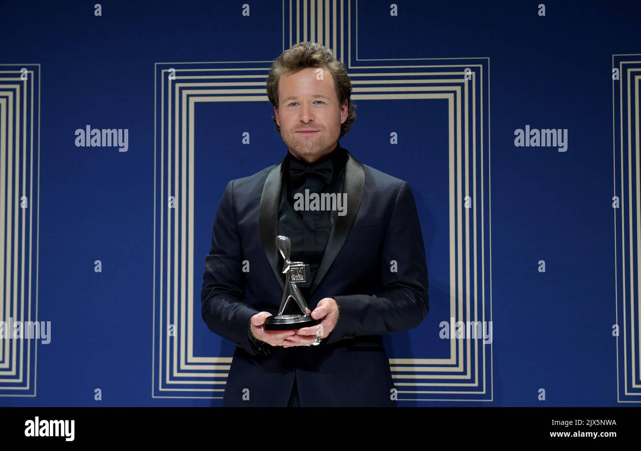 ***RETRANSMISSION*** DATELINE AMENDMENT Henry Nixon with the Silver ...