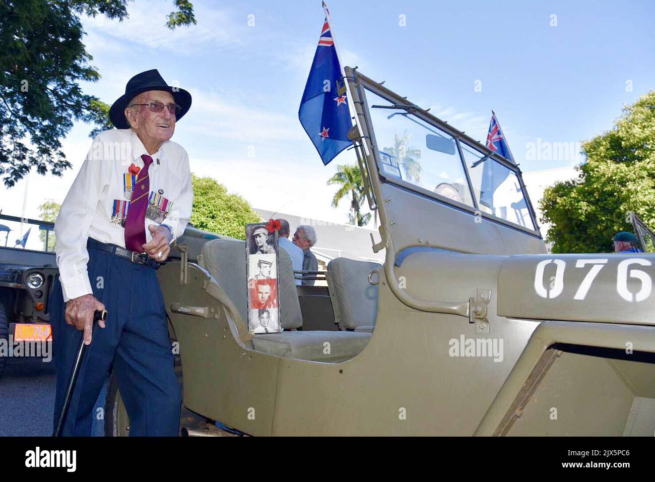 Vietnam veteran Bob Shewring prepares to march with his grandchildren ...