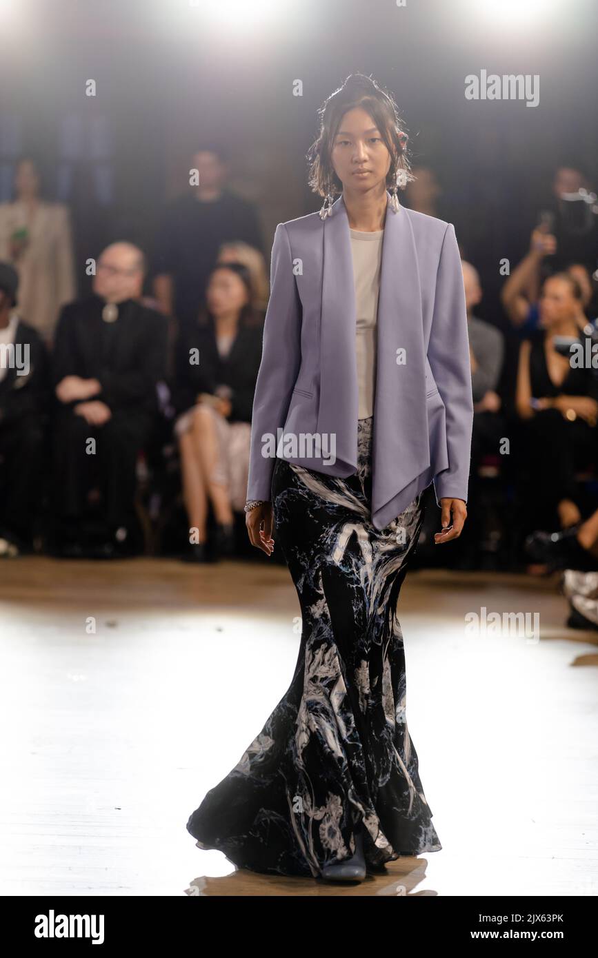 MITHRIDATE , SS23 RUNWAY SHOW | 06 SEPT 2022 , BATTERSEA ARTS CENTRE ...