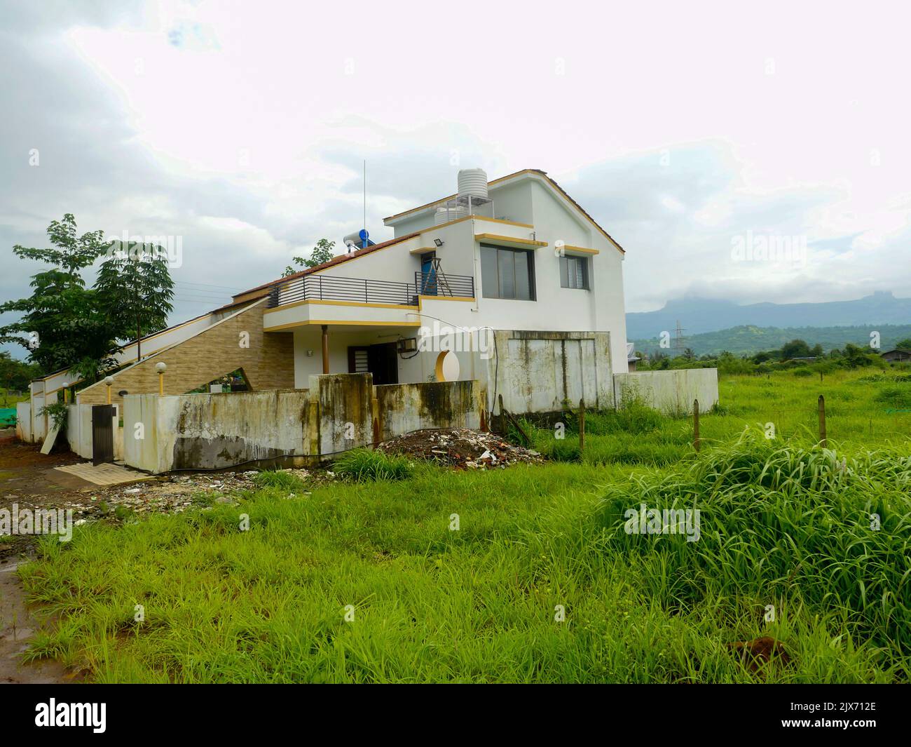 Bungalow or farm house outside exterior view in India Stock Photo - Alamy