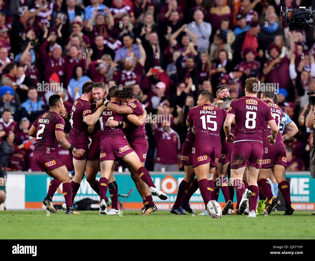 Queensland celebrate winning the State of Origin game 3 between the ...