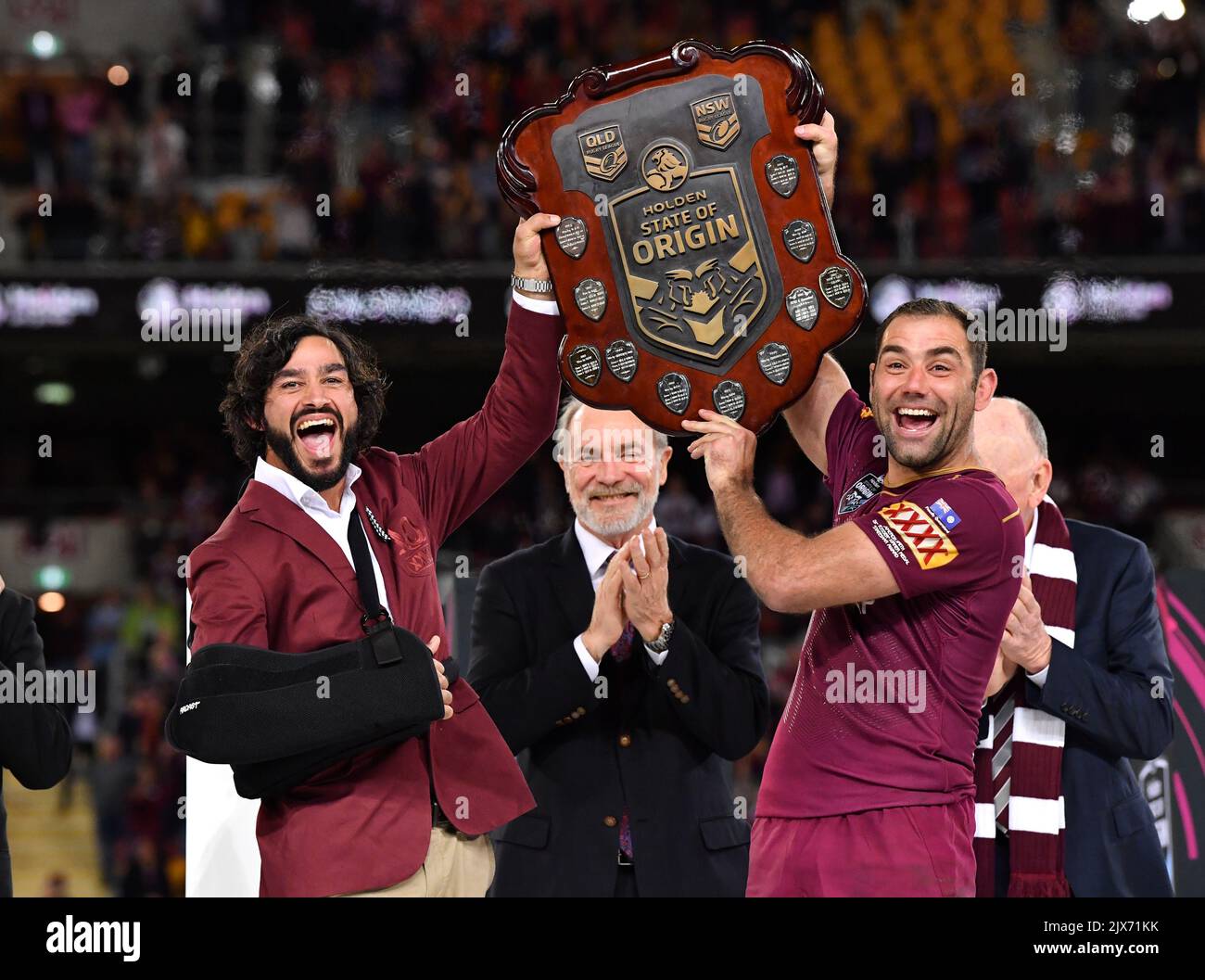 Johnathan Thurston (left) and Cameron Smith (right) of the Maroons ...