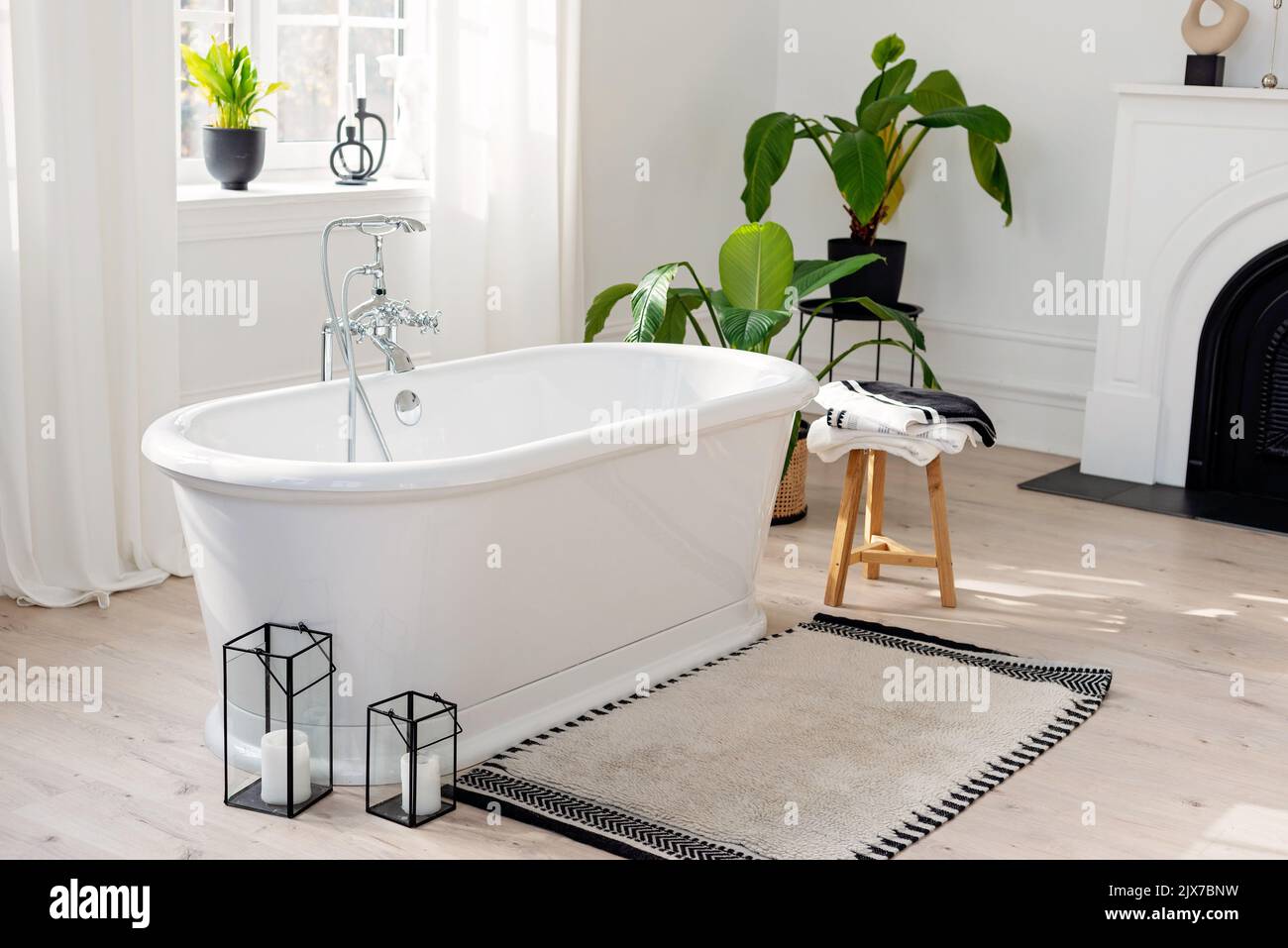 Stylish modern bathroom interior. Horizontal view of an empty free ...