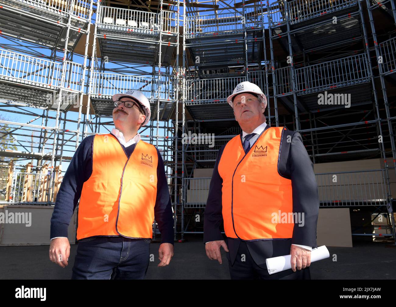 Melbourne Lord Mayor Robert Doyle and Pop-up Globe Founder Dr Miles ...