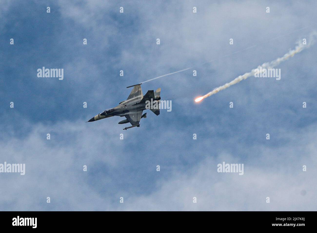 Military maneuvering hi-res stock photography and images - Alamy