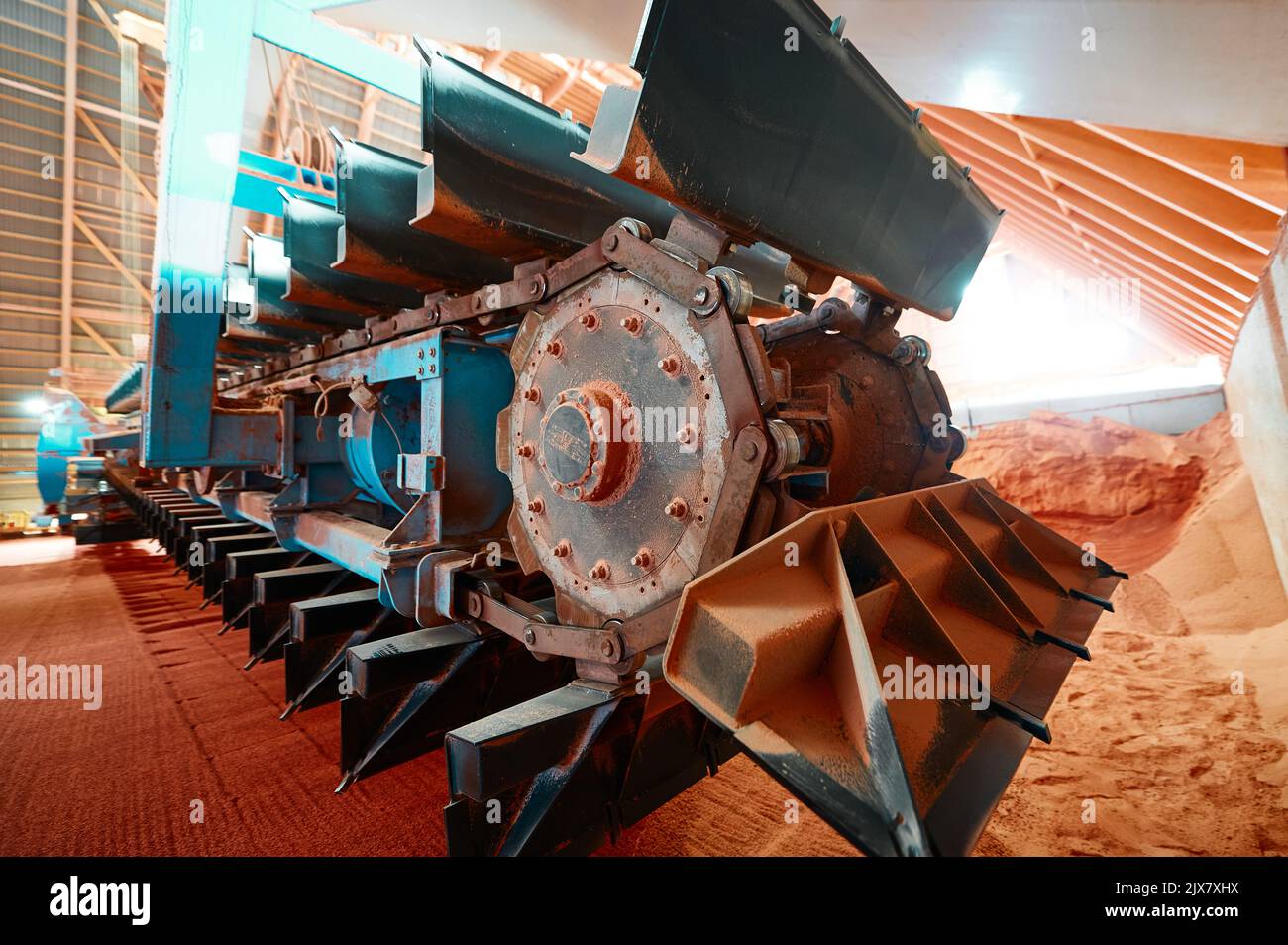 Scraper conveyor hi-res stock photography and images - Alamy