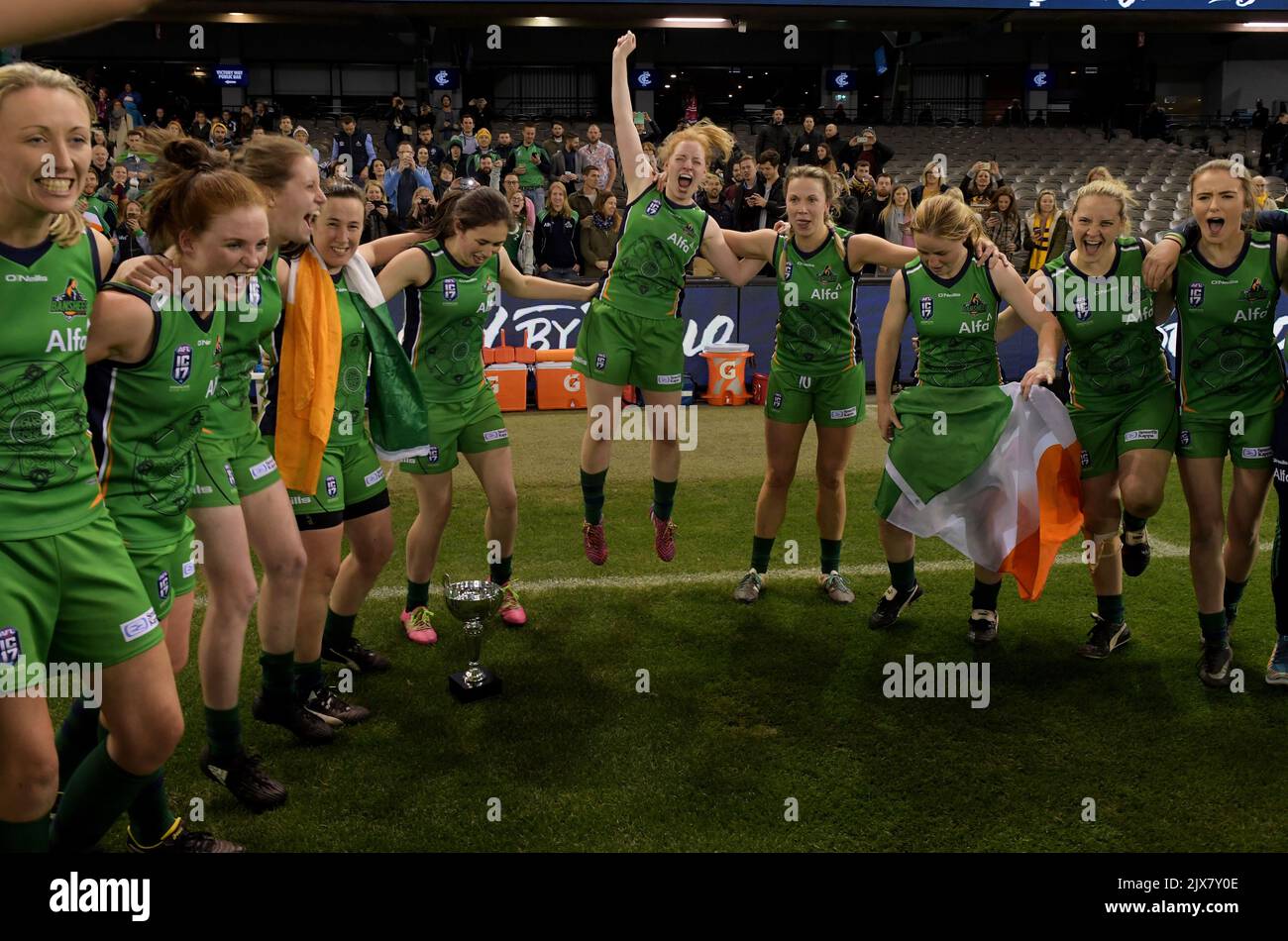 Ireland celebrate their win in the 2017 AFL International Cup Women's ...