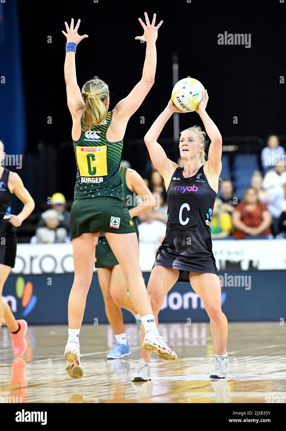 Shannon Francois (right) of New Zealand gets past Erin Burger of South ...