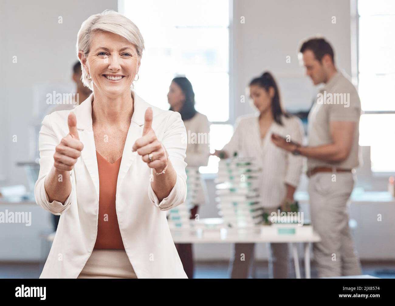 Thumbs up, motivation and yes with a woman leader, manager or CEO ...