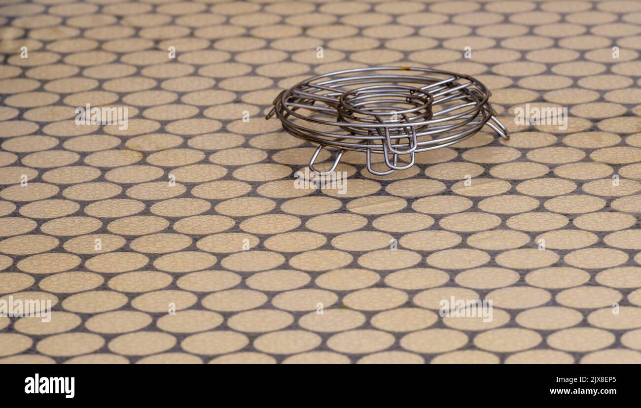 Metal trivets hi-res stock photography and images - Alamy