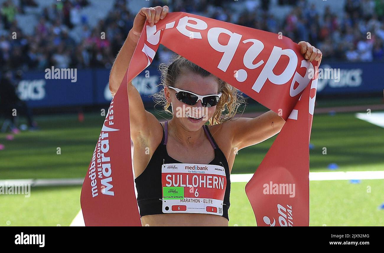 Celia Sullohern wins the womens Melbourne Marathon at the MCG in ...