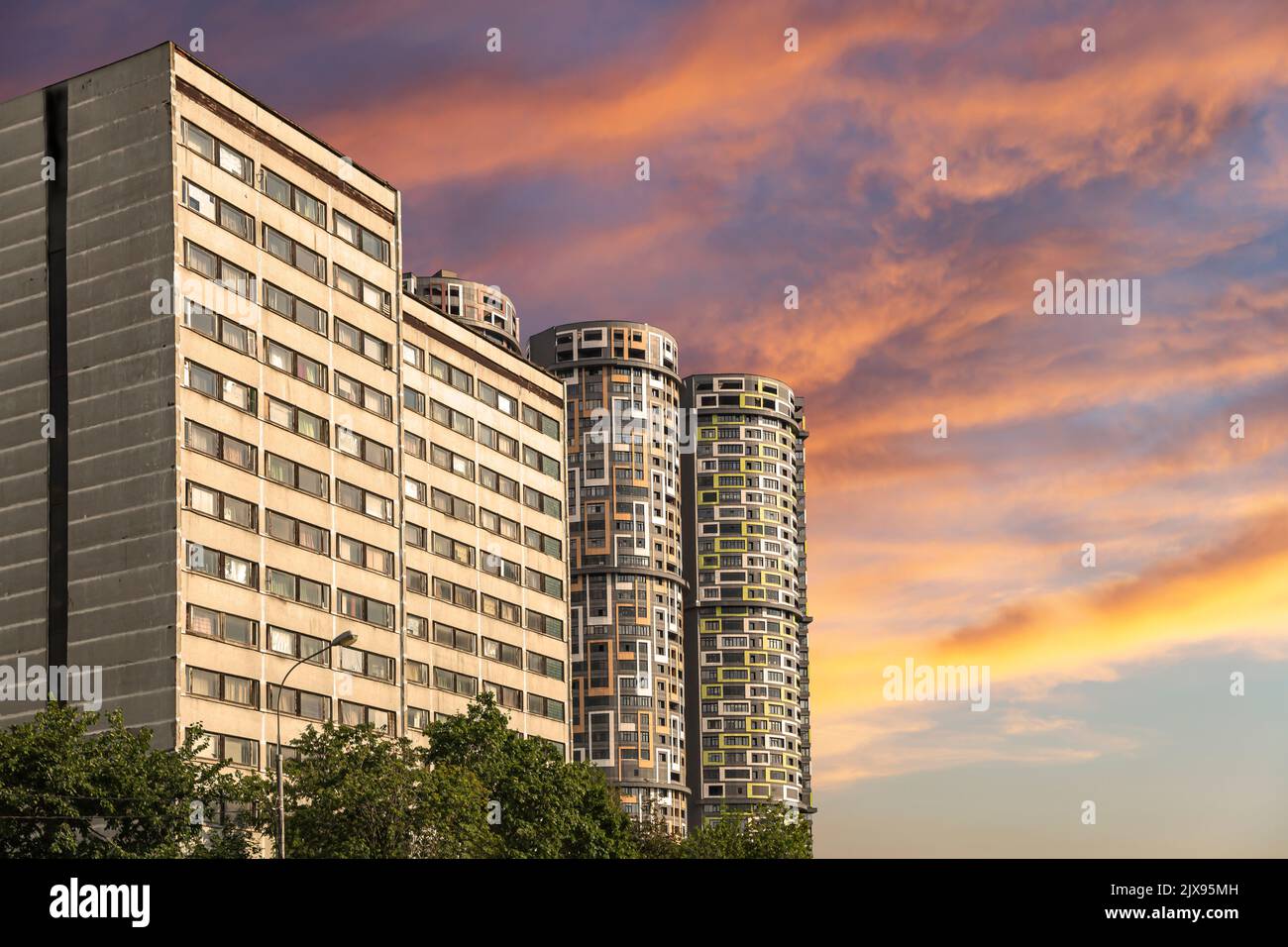 Construction of modern houses in the metropolis (during the ...