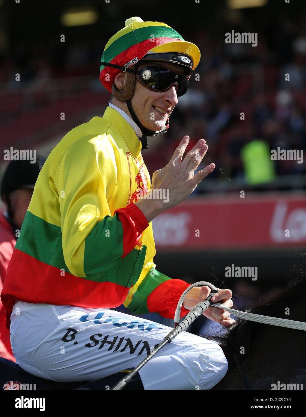 Blake Shinn returns to scale on Lucky Hussler after winning the ...