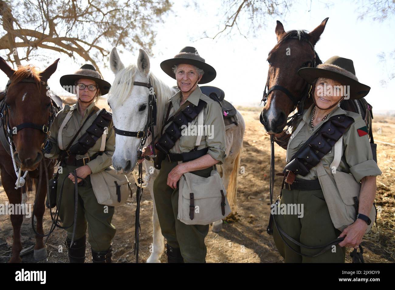 Sisters (L to R) Anne Lofts, Elizabeth Ganguly and Robbie Holdaway ...