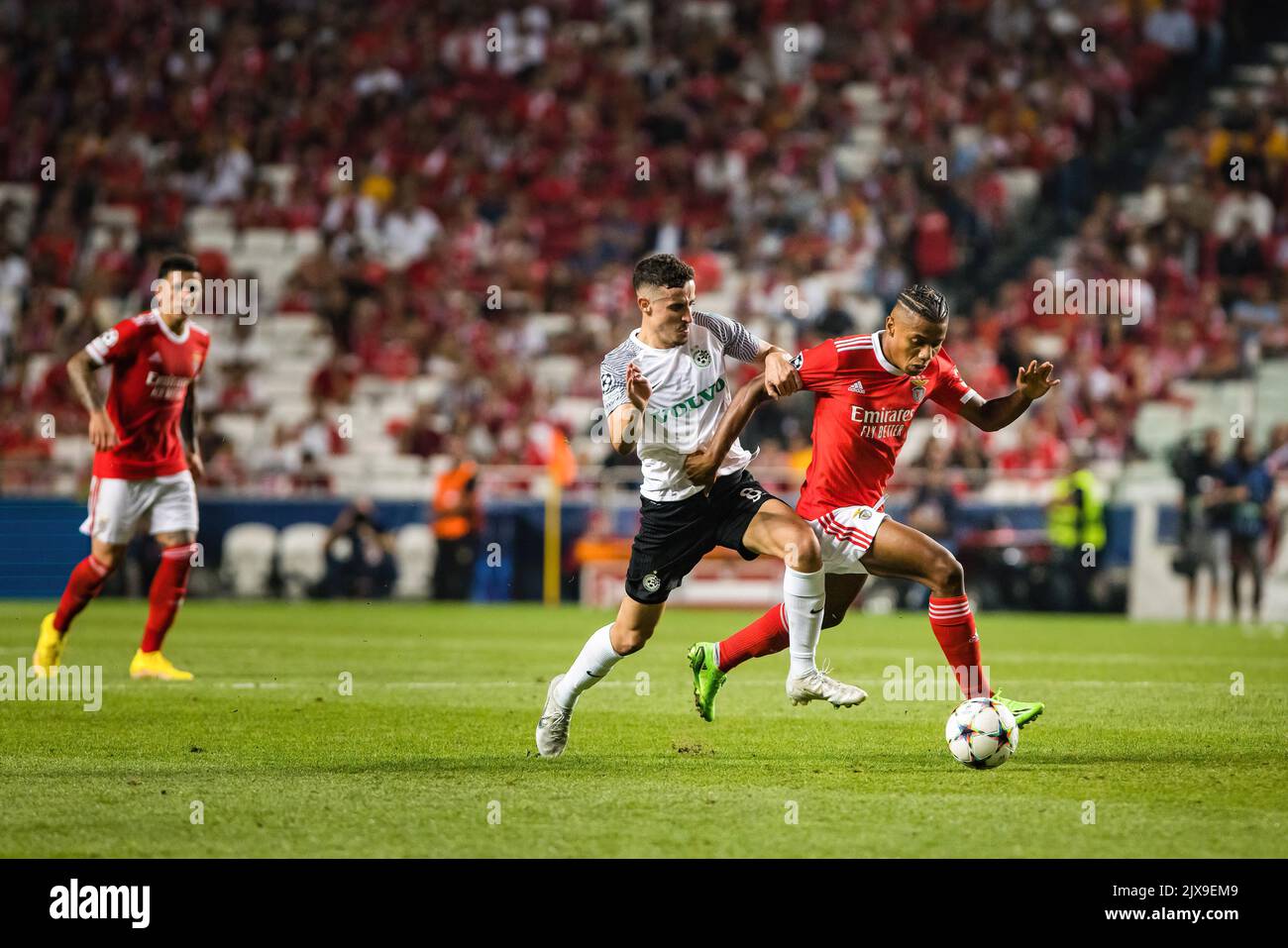 David Neres of SL Benfica (R) and Dolev Haziza of Maccabi Haifa FC (L ...