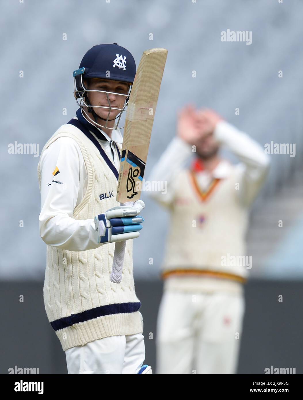Victoria'€™s Peter Handscomb celebrates 50 runs during day 4 of the ...