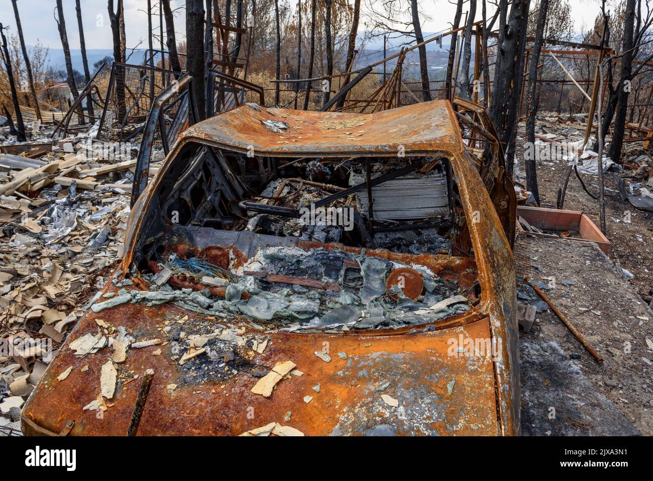 Houses, gardens and vehicles burned after the 2022 Pont de Vilomara ...