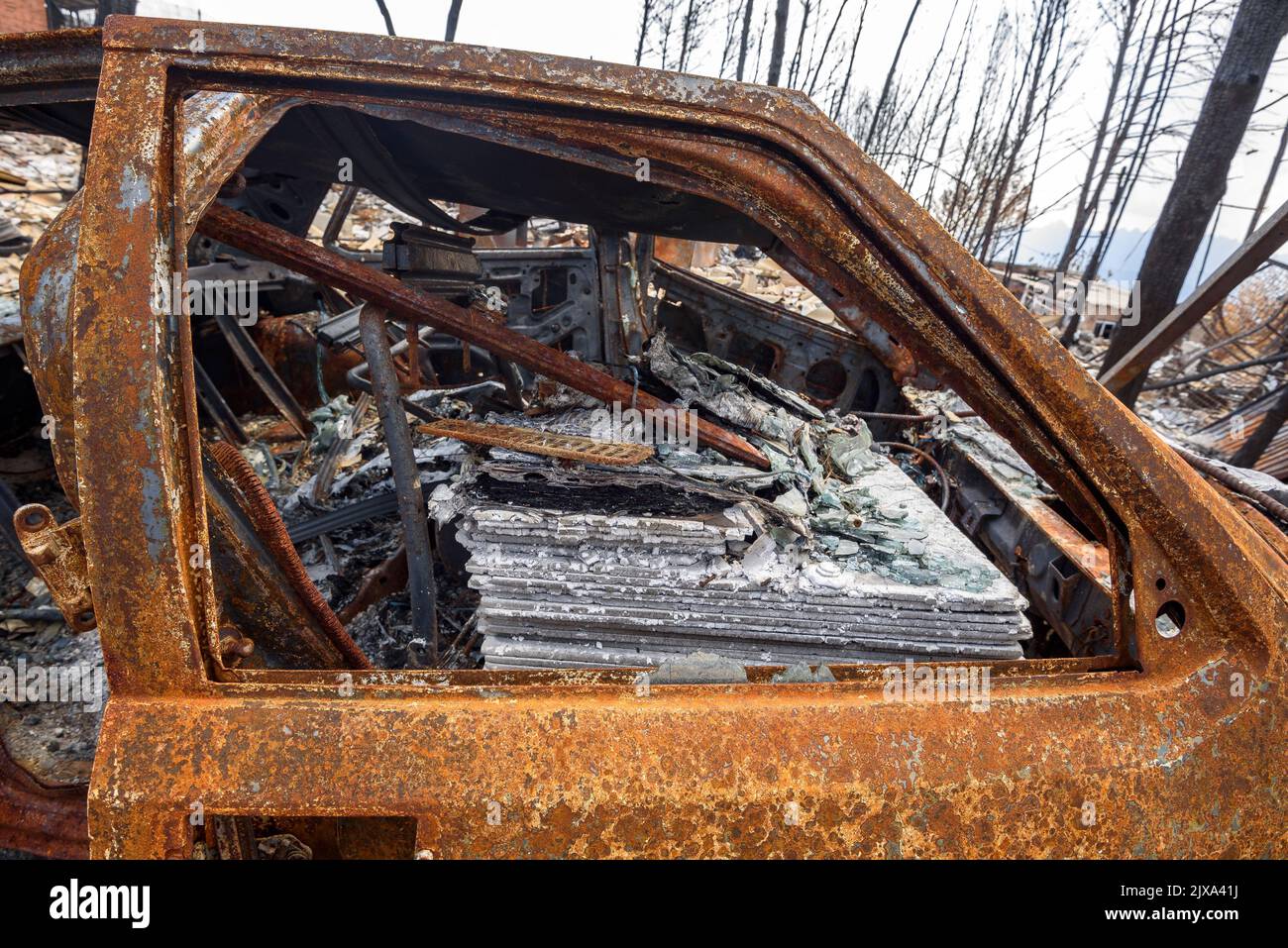 Houses, gardens and vehicles burned after the 2022 Pont de Vilomara ...