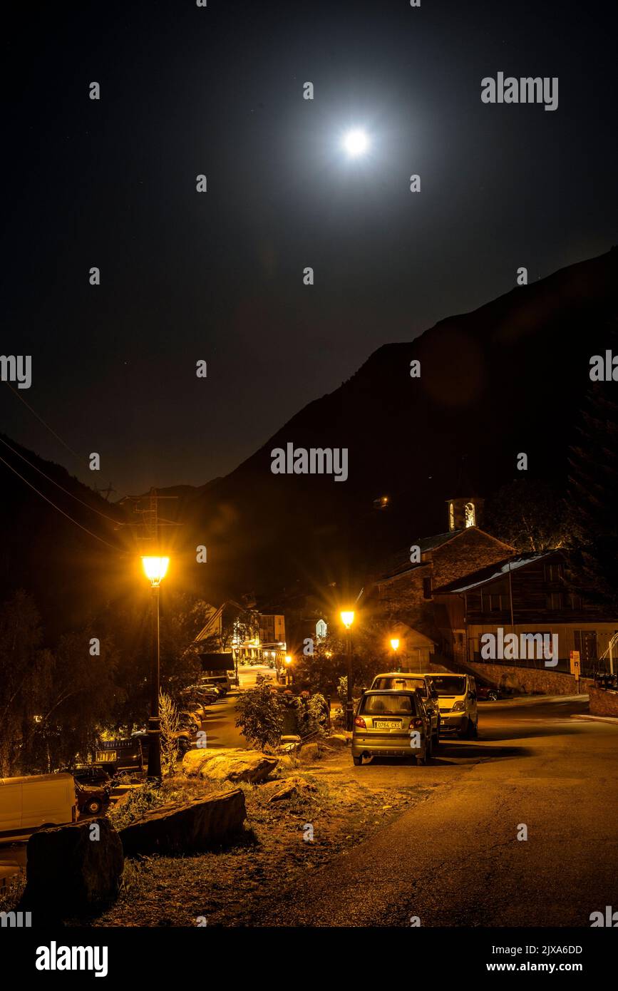 Tavascan village at night (Pallars Sobirà, Lleida, Catalonia, Spain ...