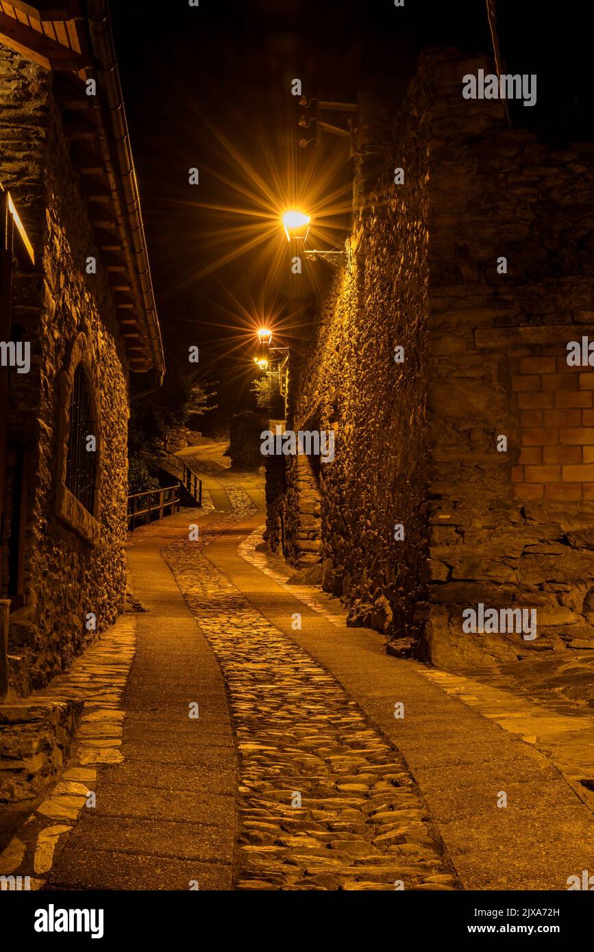 Tavascan village at night (Pallars Sobirà, Lleida, Catalonia, Spain ...