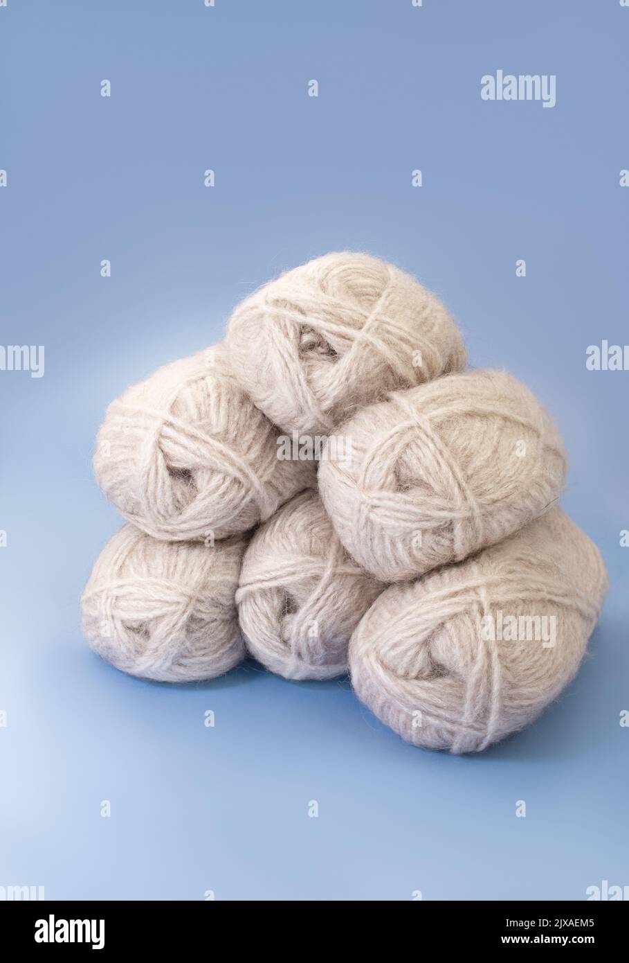 Knitting group hi-res stock photography and images - Alamy