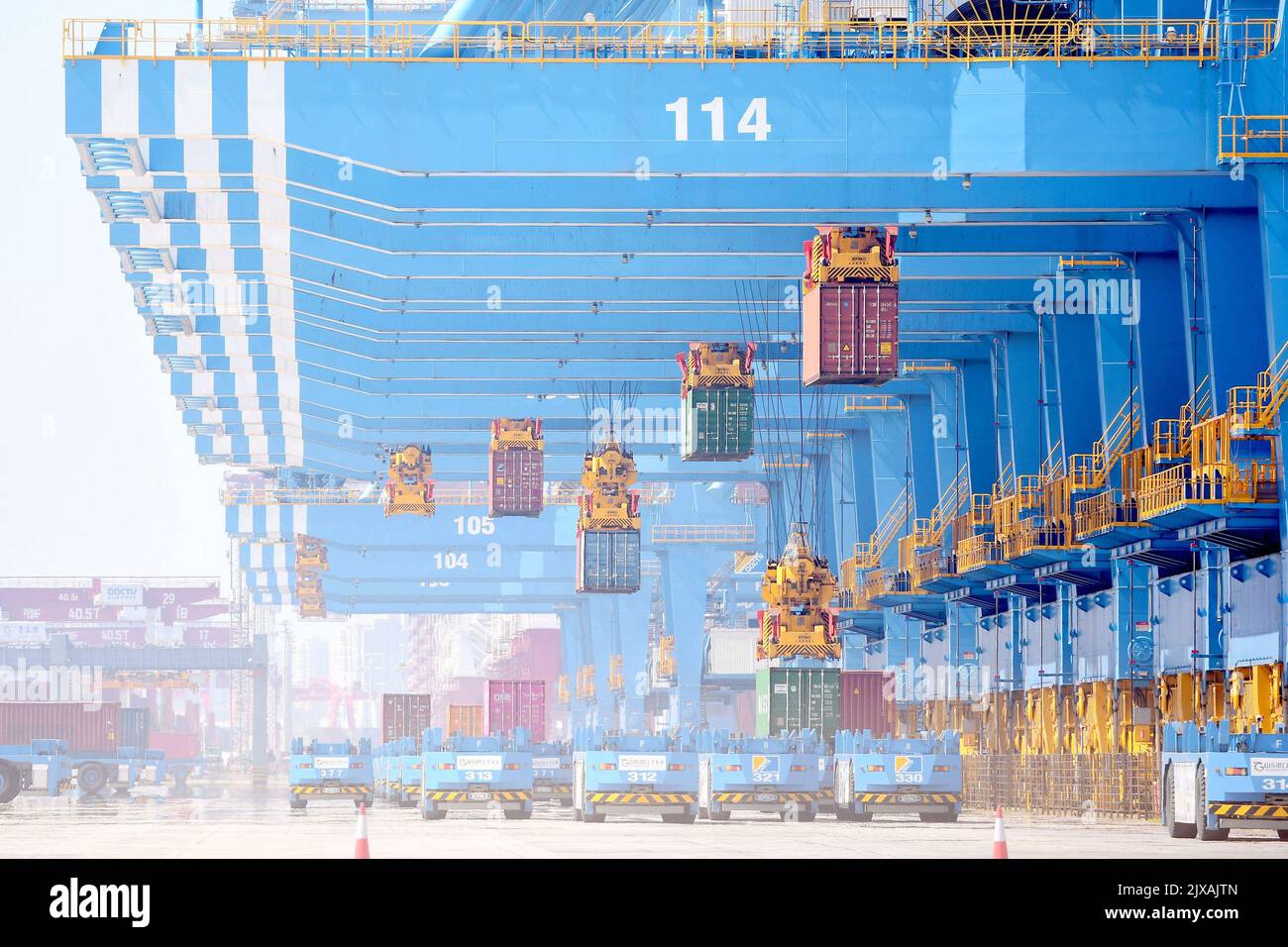 LIANYUNGANG, CHINA - SEPTEMBER 7, 2022 - An unmanned bridge is hoisted ...