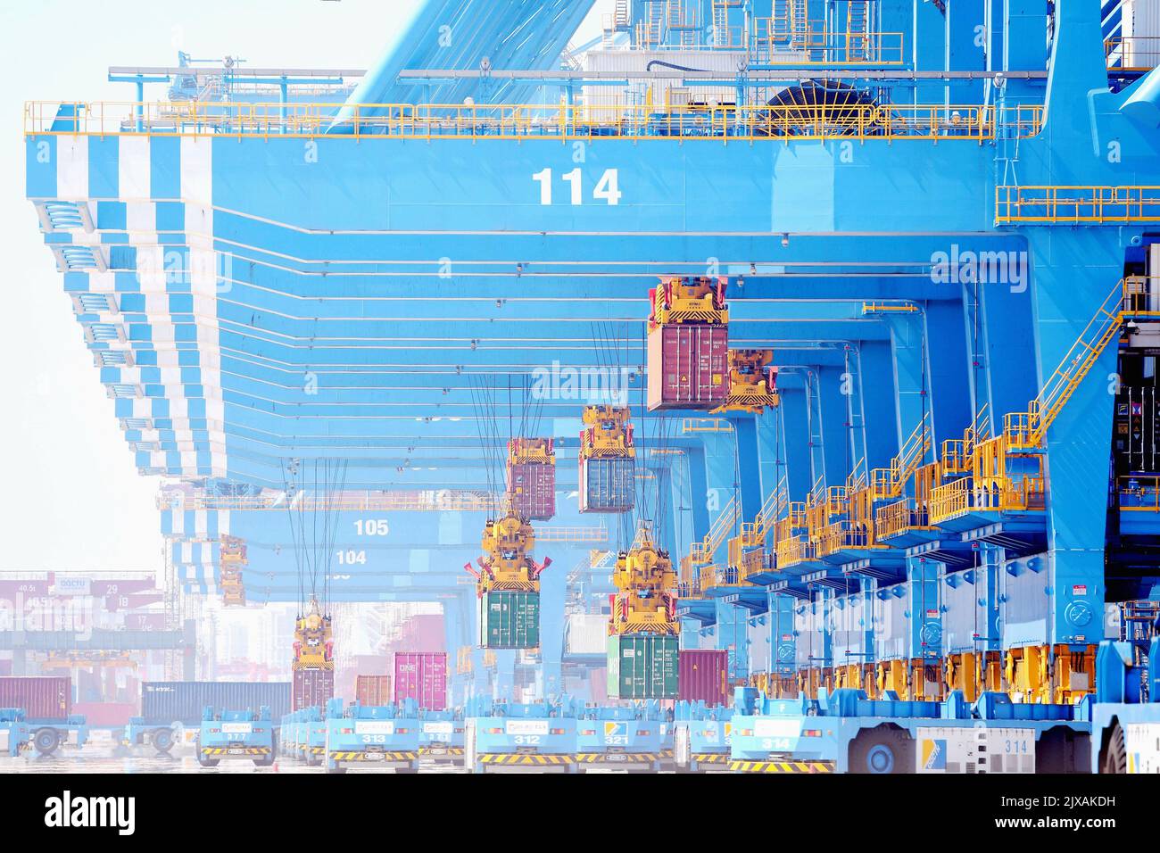 LIANYUNGANG, CHINA - SEPTEMBER 7, 2022 - An unmanned bridge is hoisted ...