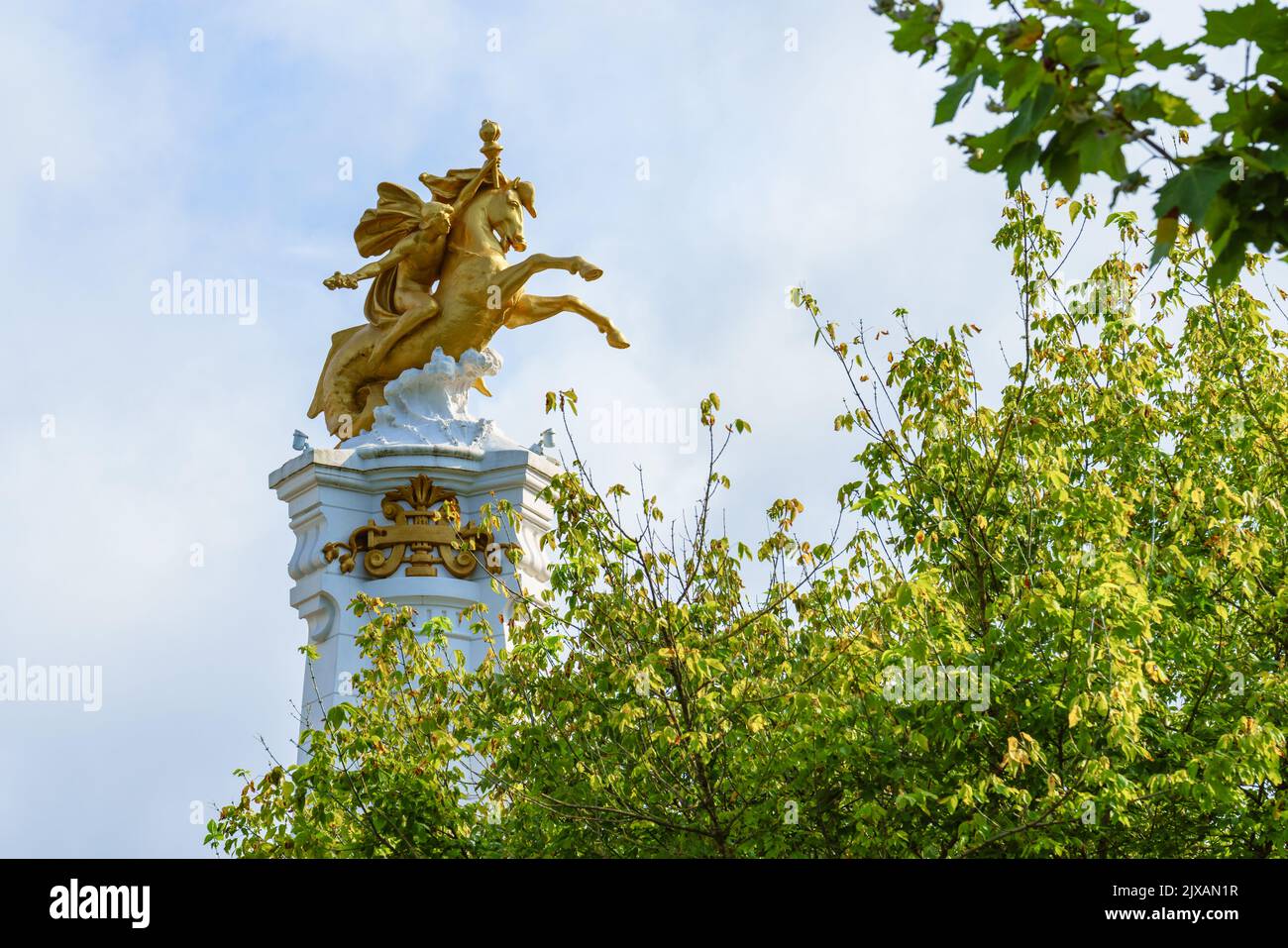 Bridge in donostia san sebastian 3 hi-res stock photography and images ...