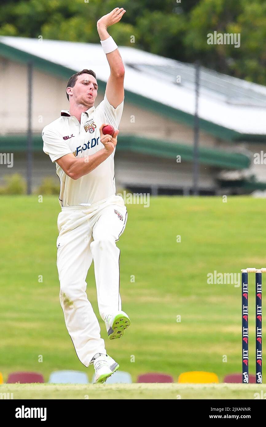 Jack Wildermuth of Queensland bowls during day one of the Sheffield ...