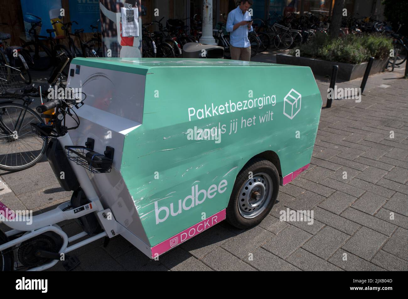 Budbee logo hi-res stock photography and images - Alamy