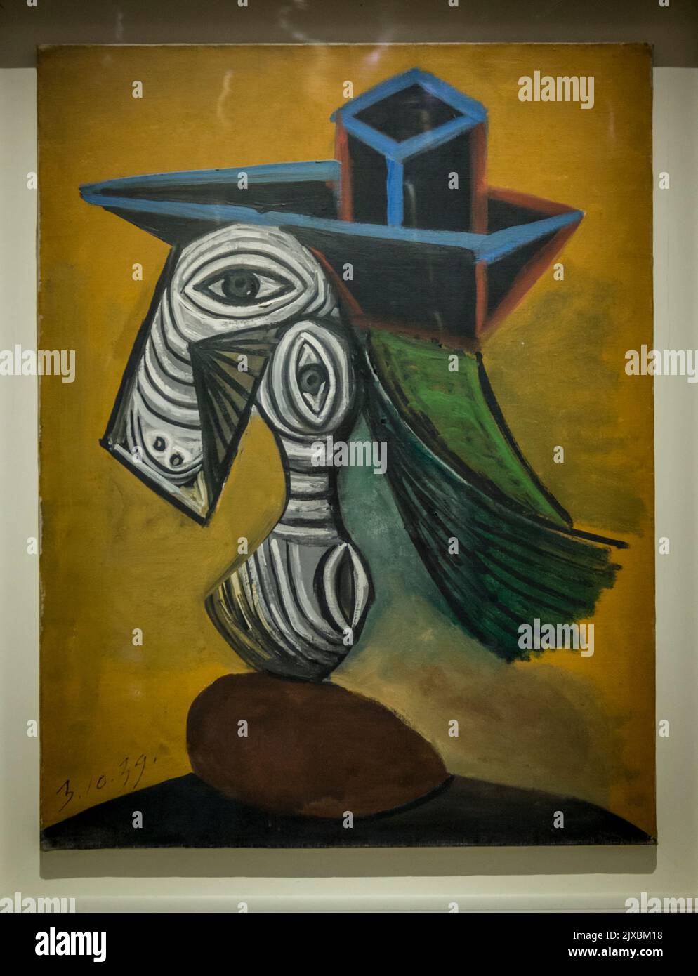 The woman in the blue hat picasso hi-res stock photography and images ...