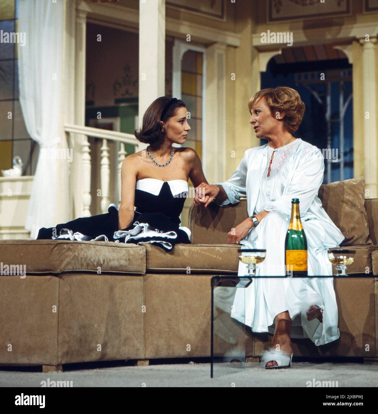 In bester Gesellschaft, Theaterstück, Deutschland 1986, Darsteller: Ute ...