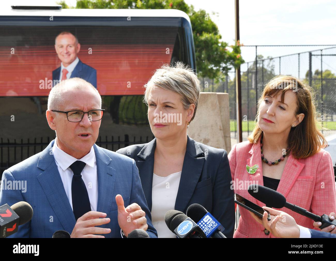 SA Premier Jay Weatherill, Deputy Leader of the Opposition Tanya ...