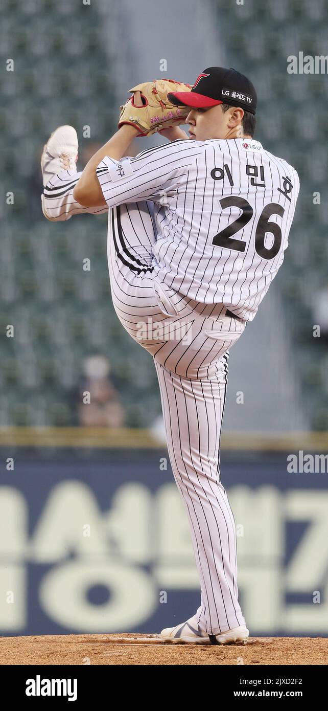 07th Sep, 2022. Baseball: LG Twins vs. SSG Landers LG Twins starter Lee Min-ho throws a pitch ...
