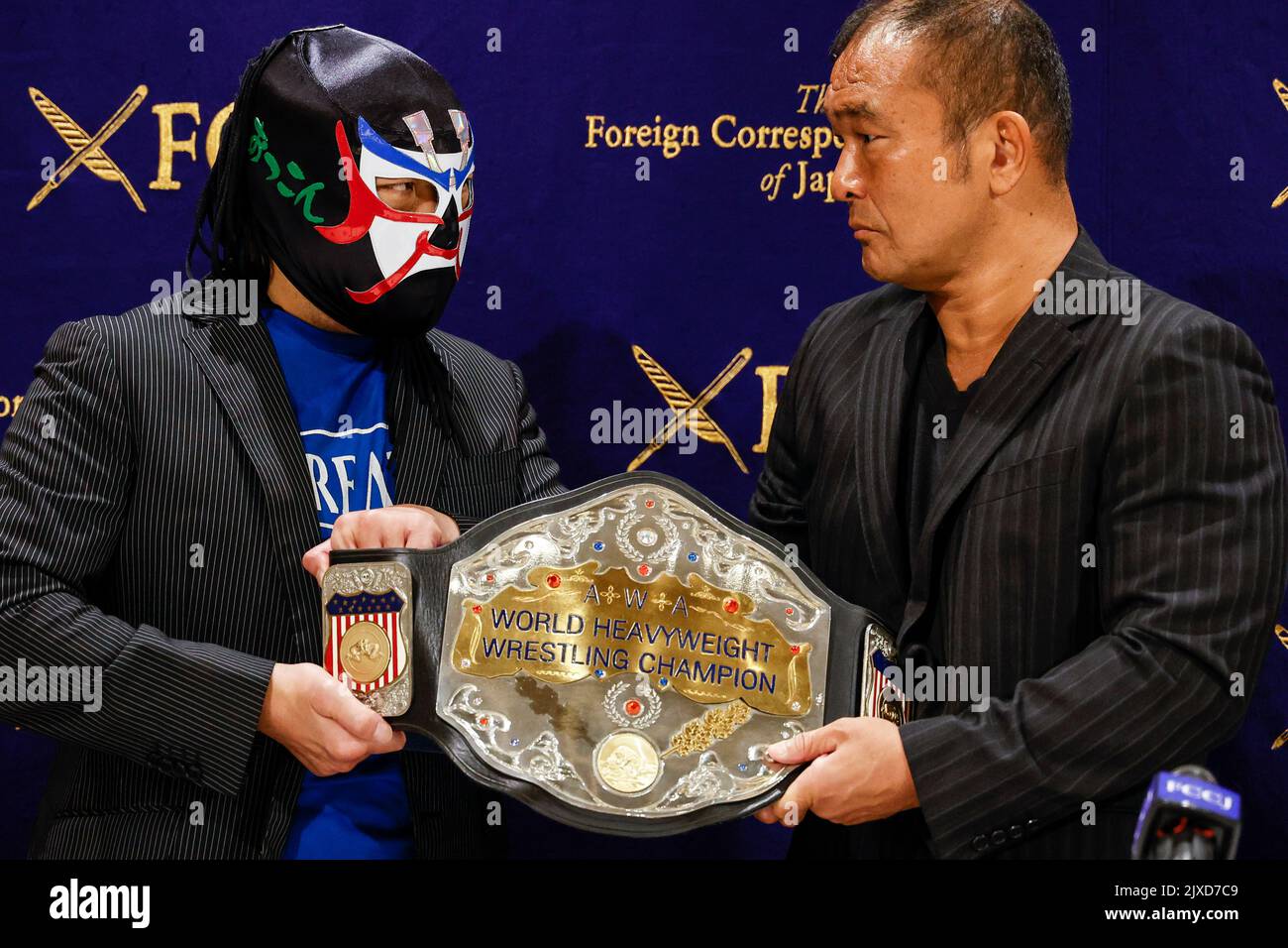 Tokyo, Japan. 07th Sep, 2022. (L to R) Japanese Pro Wrestlers The Great ...