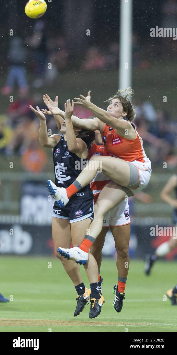 Jacinda Barclay of the Giants goes up for a mark during the Round 2 ...