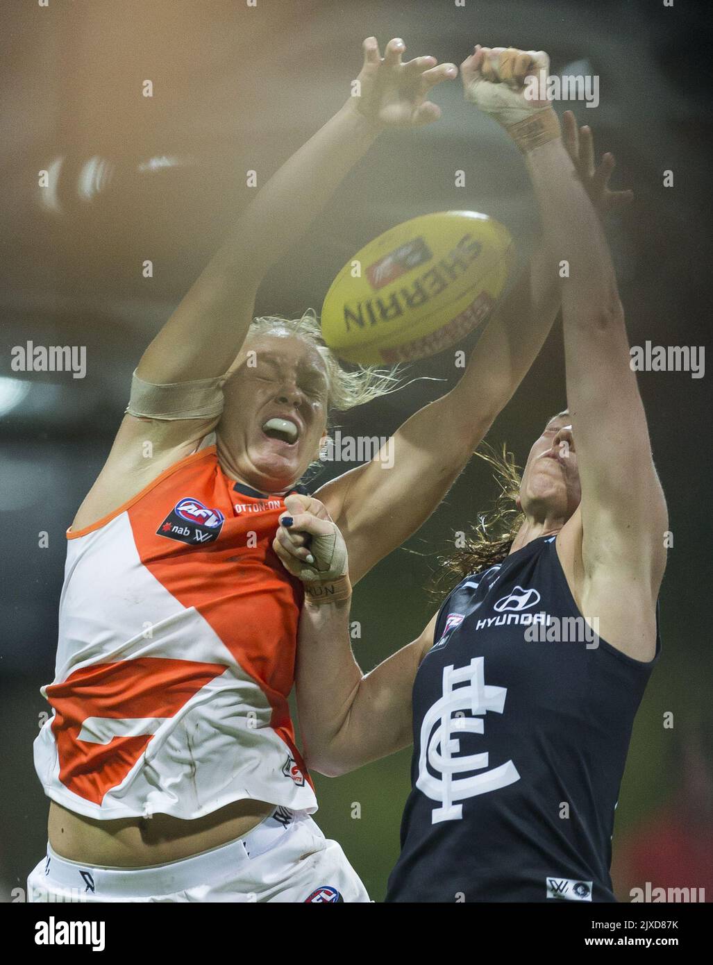 Phoebe McWilliams of the Giants goes up for a mark during the Round 2 ...