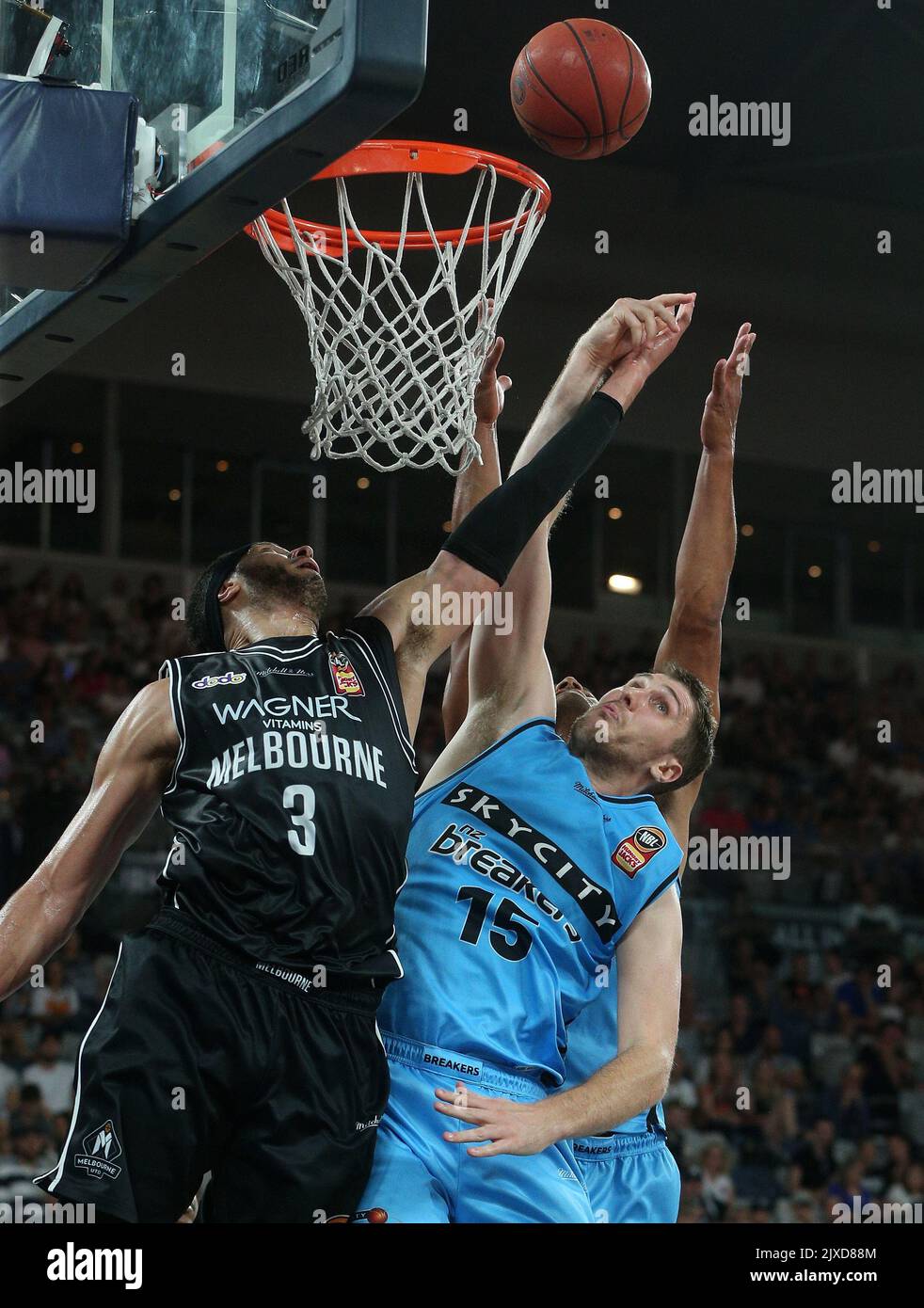 Josh Boone (left) of Melbourne contests with Robert Loe of New Zealand ...