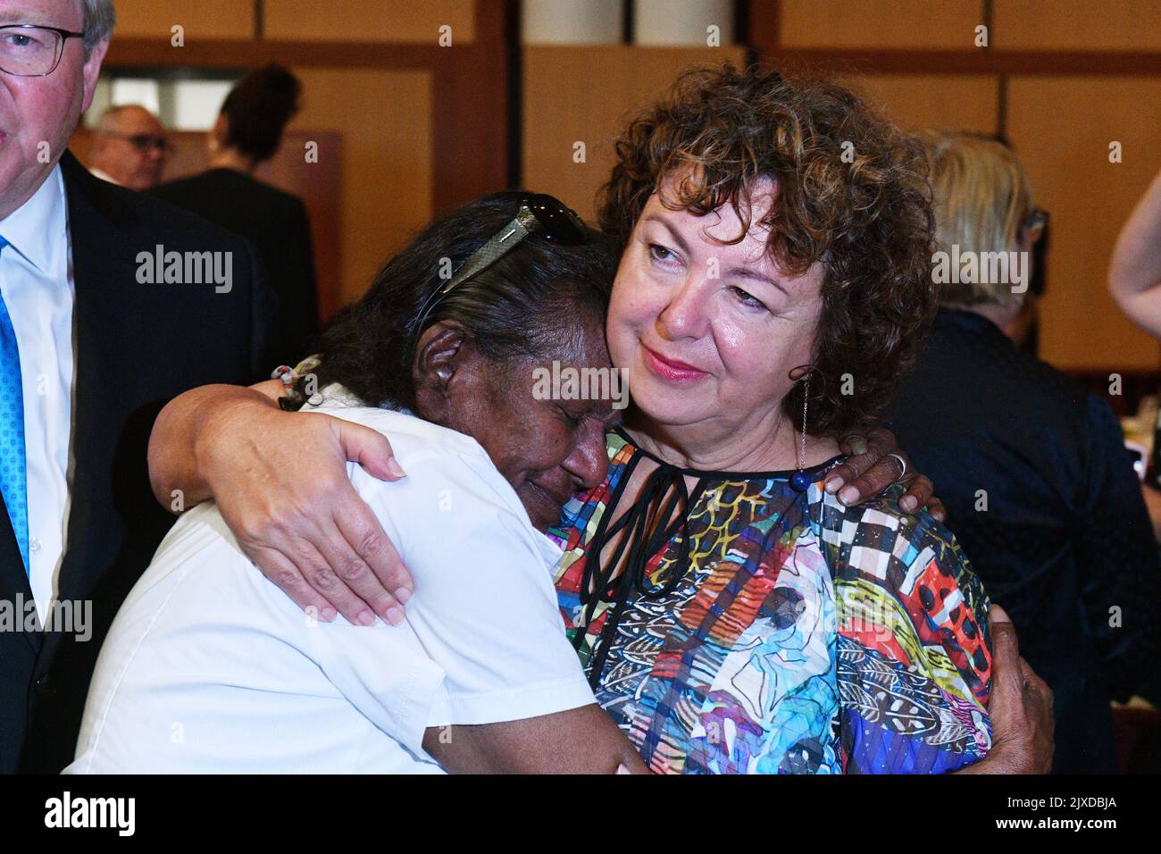 Former prime minister Kevin Rudd's wife Therese hugs stolen generation ...