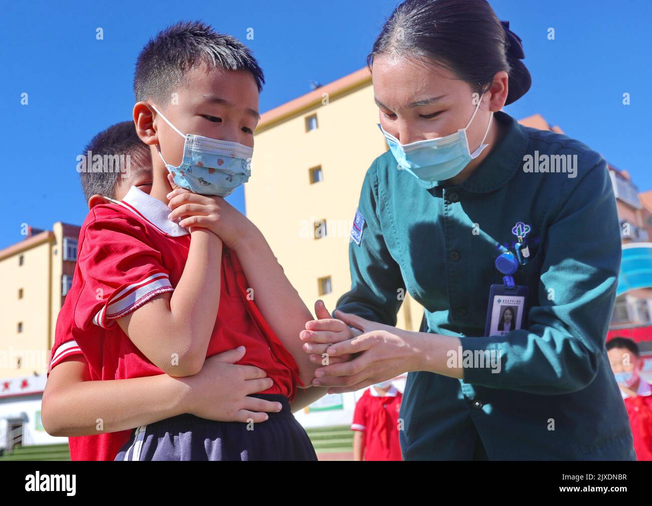 First aid heimlich maneuver hi-res stock photography and images - Alamy