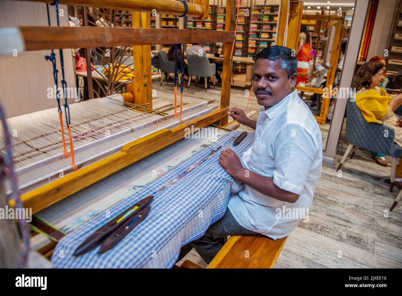 Weaver Pitchuka Mallikarjunarao seated on Ponduru Jamdani Handspun ...