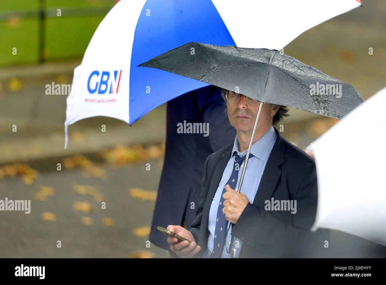 Robert Peston - ITV News political editor - in Downing Street on the ...