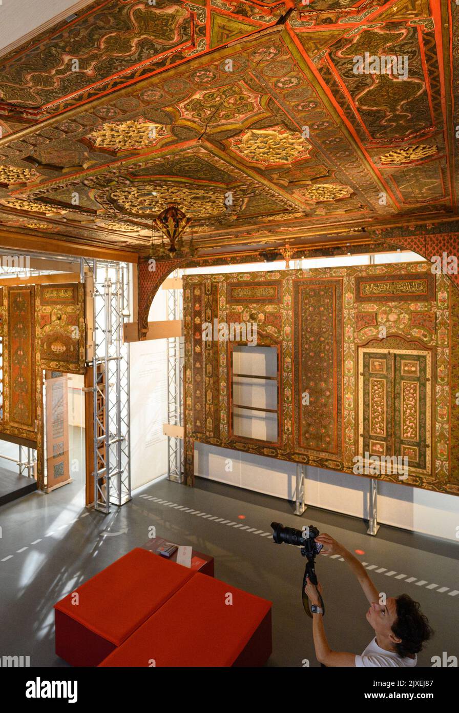 Dresden, Germany. 07th Sep, 2022. A photographer takes pictures during ...