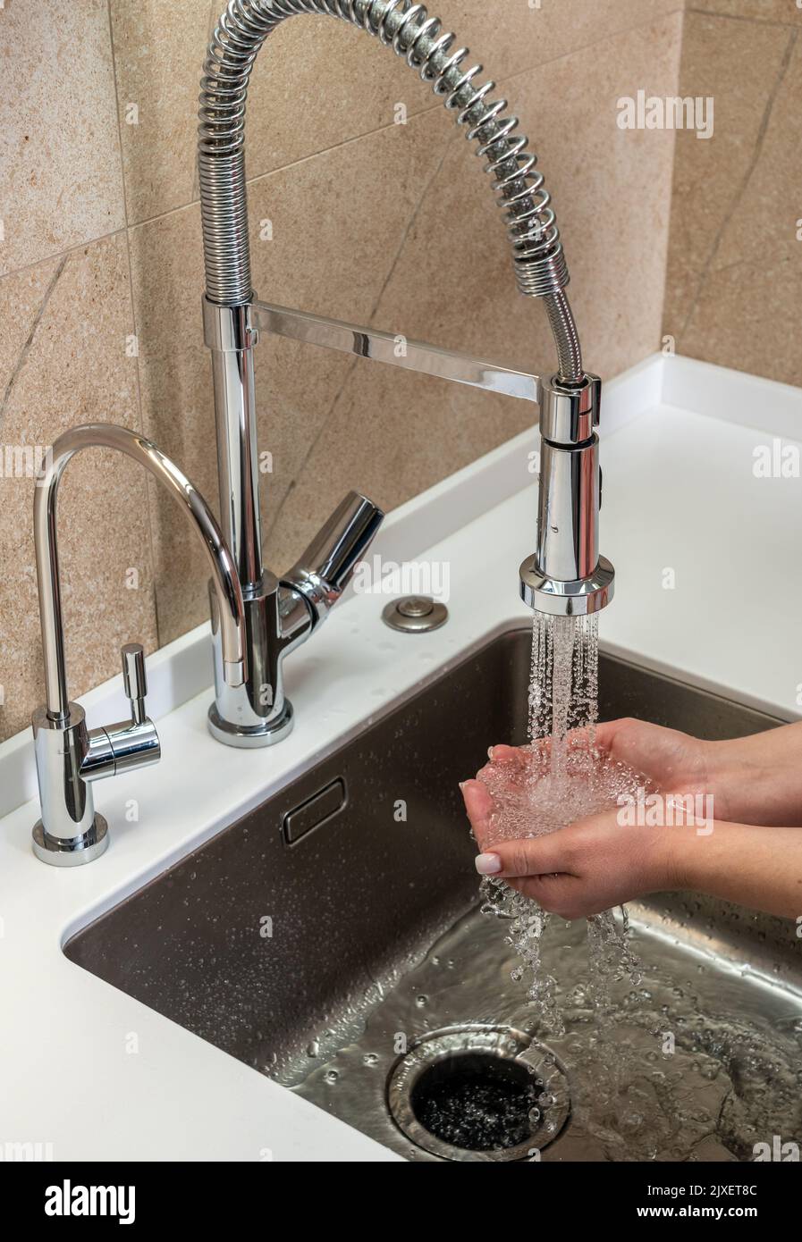 Tap water sink splashing hi-res stock photography and images - Alamy
