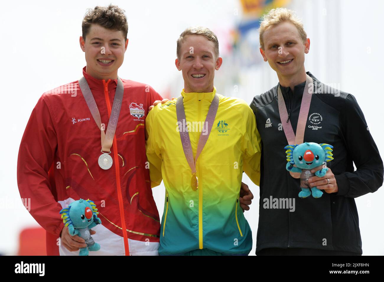(L-R) Silver medalist Harry Tanfield of England, gold medalist Cameron ...